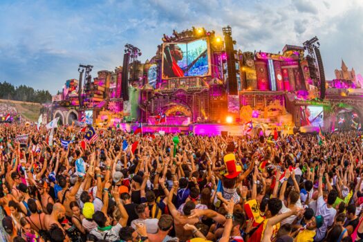 What is EDM Music? Explained + Examples | Your Local Musician
